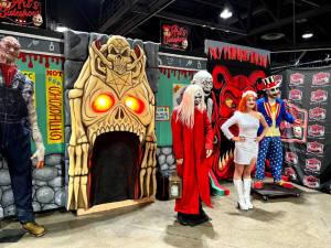 Halloween & Horror Reign Supreme at Midsummer Scream – Vamp Jenn's Corner