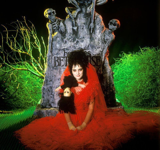 How Lydia Deetz of ‘Beetlejuice’ Influenced the Goth Subculture – Vamp ...